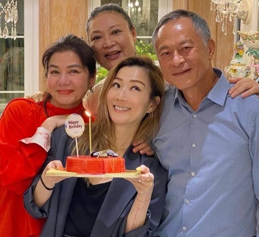 Sammi Cheng celebrates Du Qifeng's birthday, and Zhong Chuhonghan's ...