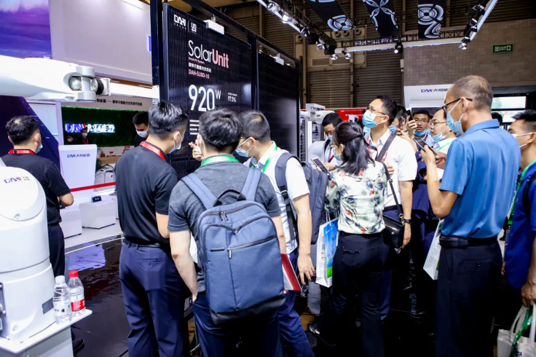 Innovation leads development, craftsmanship creates the future - iMedia