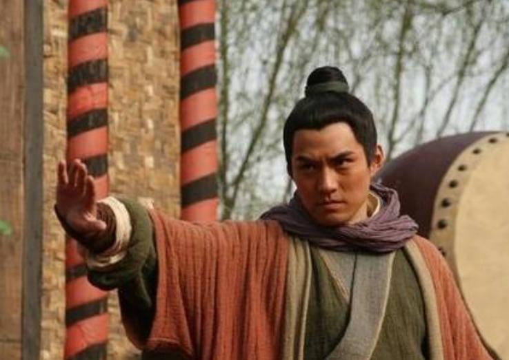 When leaving Liangshan, Yan Qing wrote a poem, exposing Song Jiang's hypocrisy, Lu Junyi: He ...