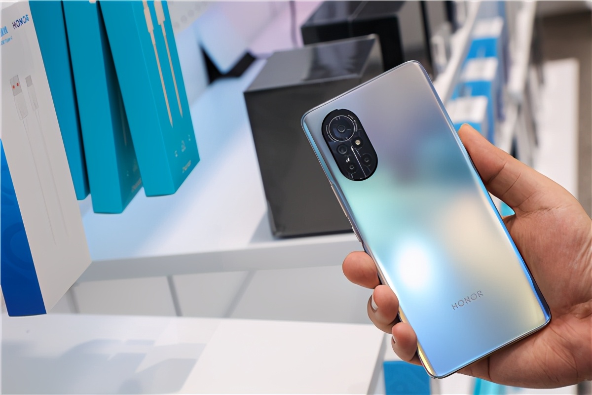 榮耀V40輕奢版真機首曝：天璣800U芯片 - 頭條匯