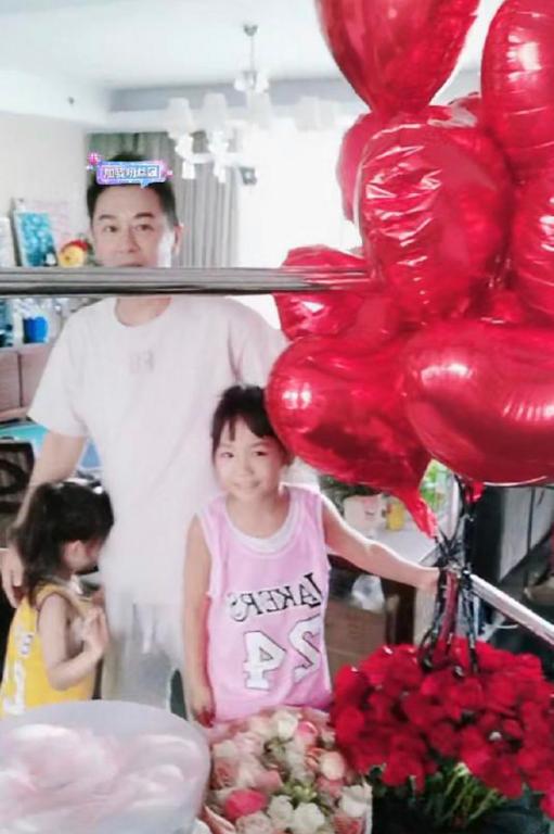 The tenth anniversary of the marriage of Jiang Lisha and Chen Haomin ...