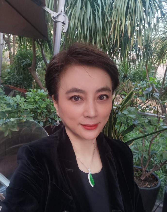 "Yu Rabi Jing" Li Lingyu public occasional dance, 57-year-old slim is not reduced - iNEWS