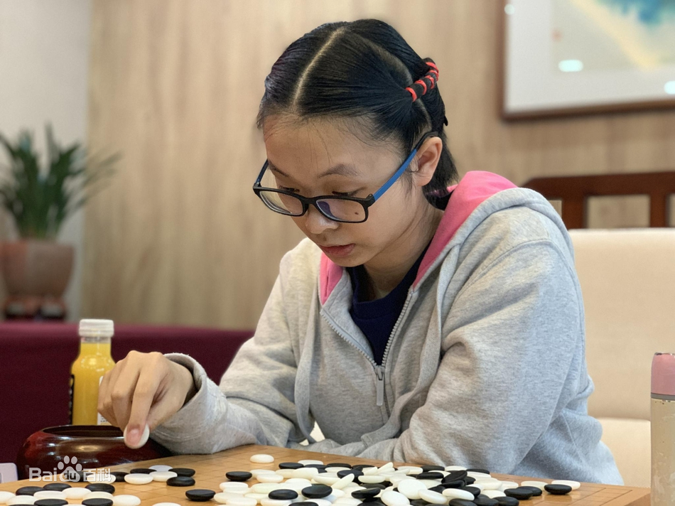 Zhou Hongyu, who has you in Go: Little chess player with great energy ...