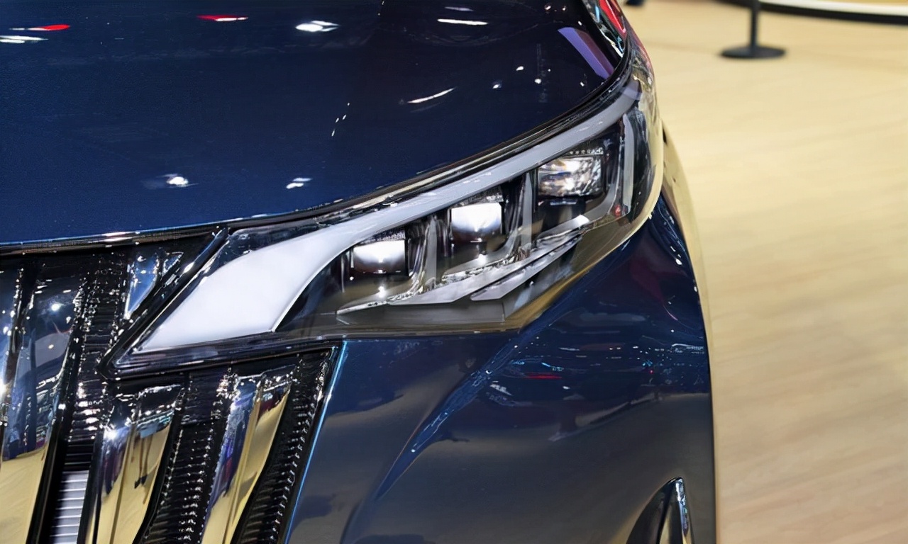 The "dark horse" of the MPV industry, the Roewe iMAX8, which is more ...