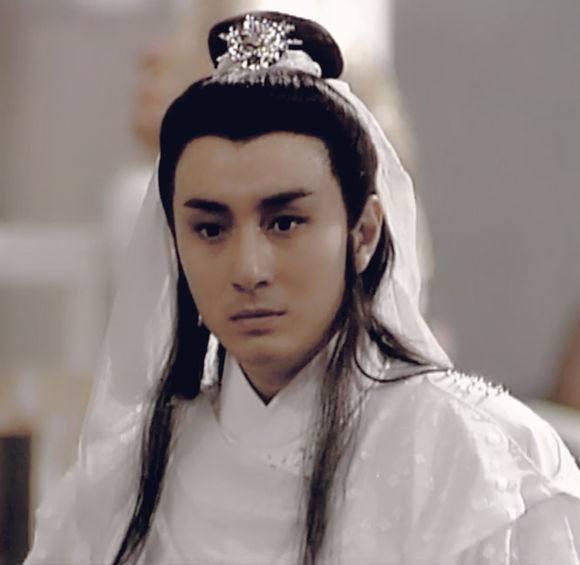 "Peerless Twins" is obviously a male god but loves too humblely, the ...