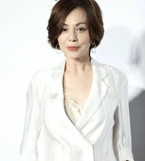 Wang Lin's story: married at the age of 24, remarried at the age of 35 ...