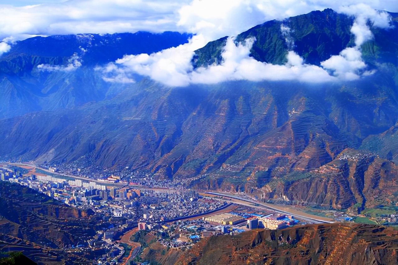 Why is Gansu a remote area, but Sichuan is not? - iNEWS
