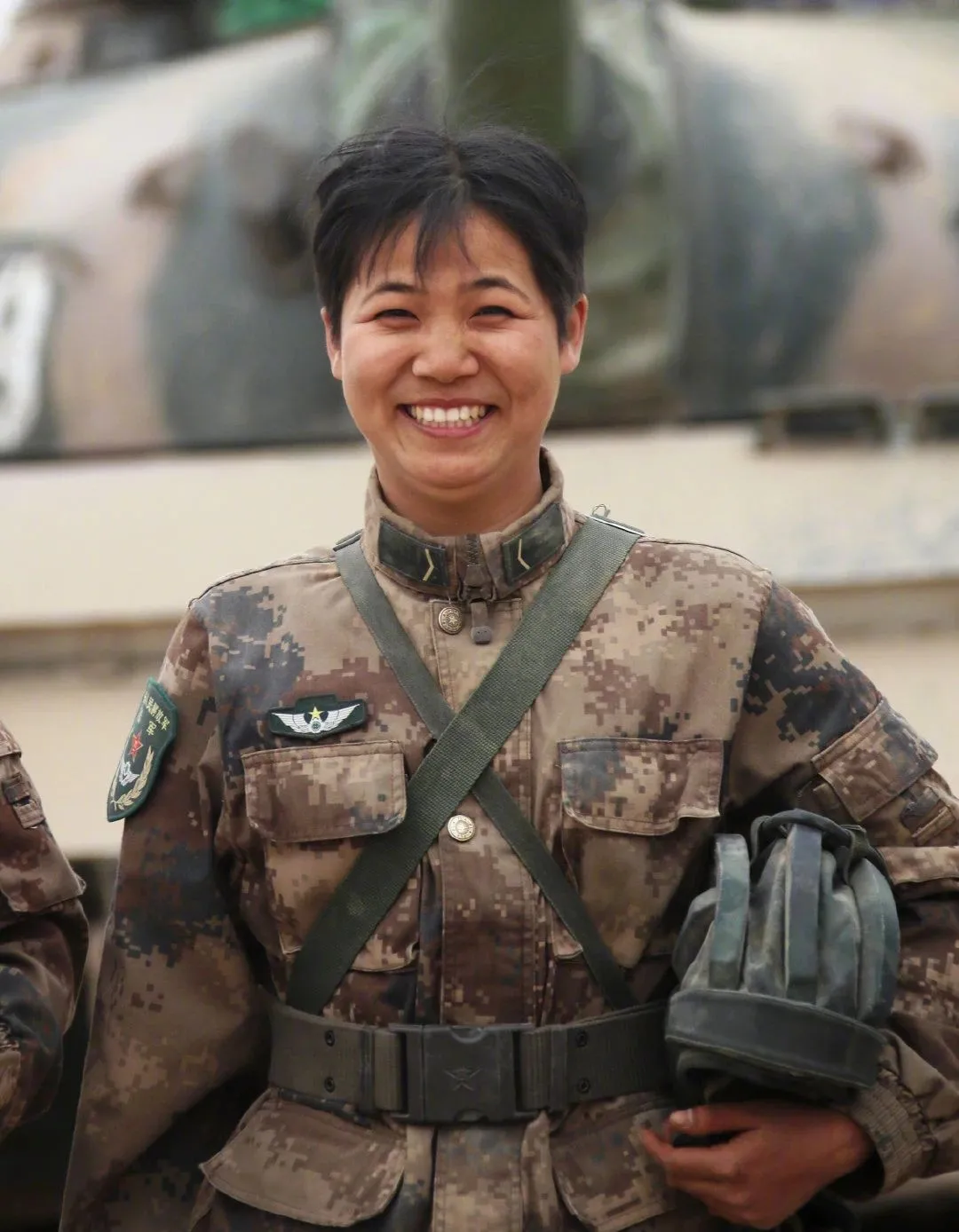 This is what a Chinese soldier looks like - iNEWS
