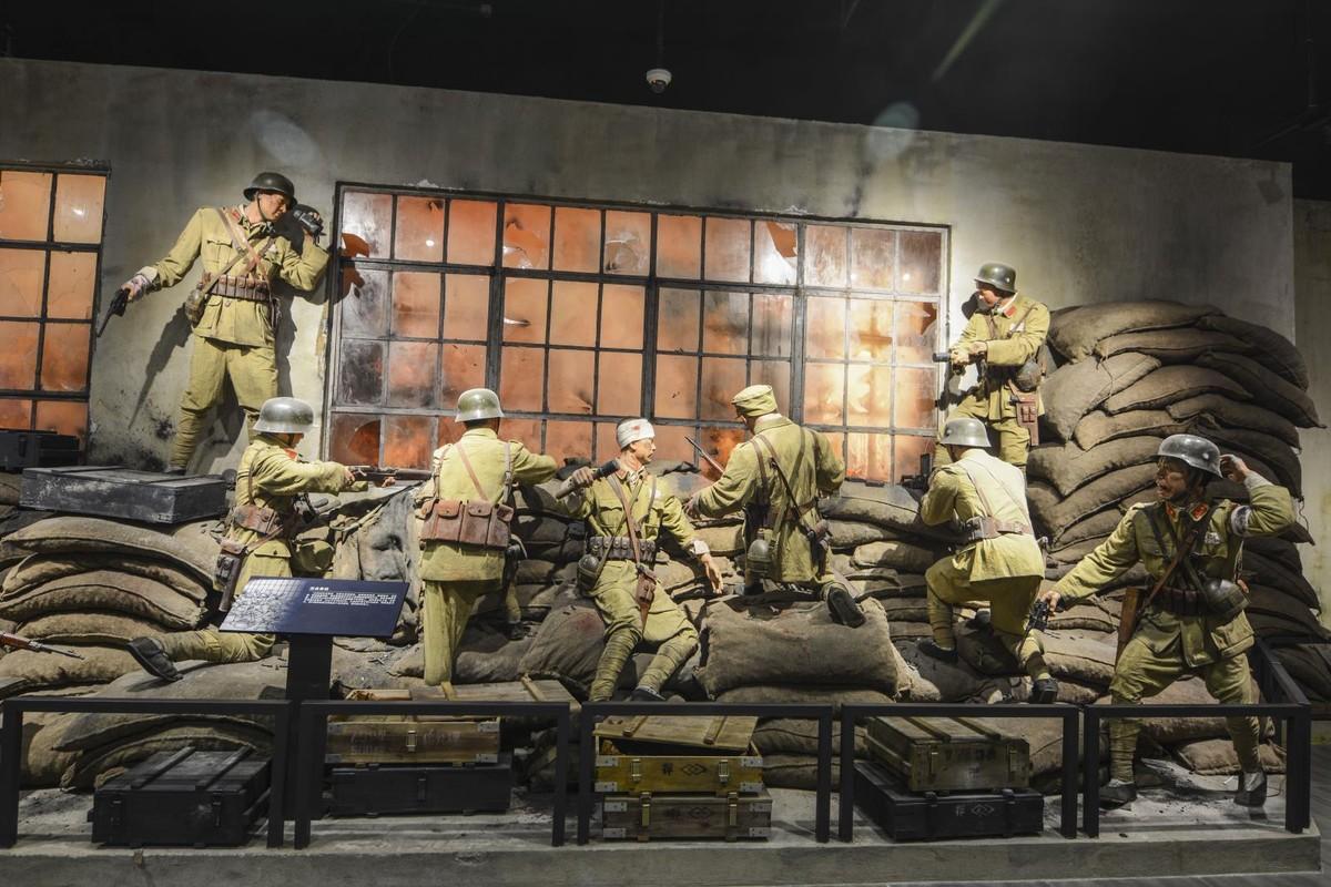 Four-line warehouse defending war: Xie Jinyuan lies to promote "eight ...