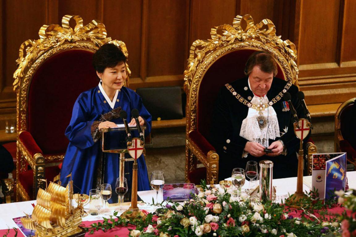 Figured out?After meeting with the Chinese ambassador, Lee Jun-suk, who ...