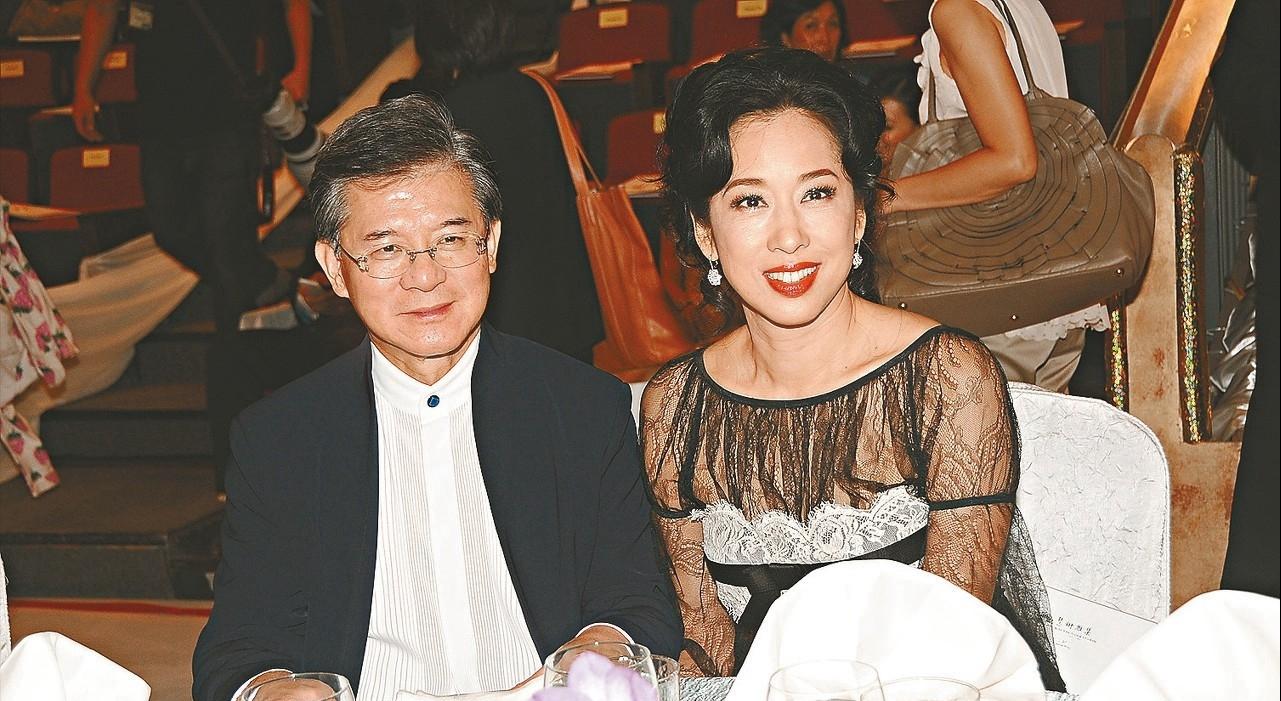 50-year-old Zhu Lingling married a wealthy family and left the Huo ...