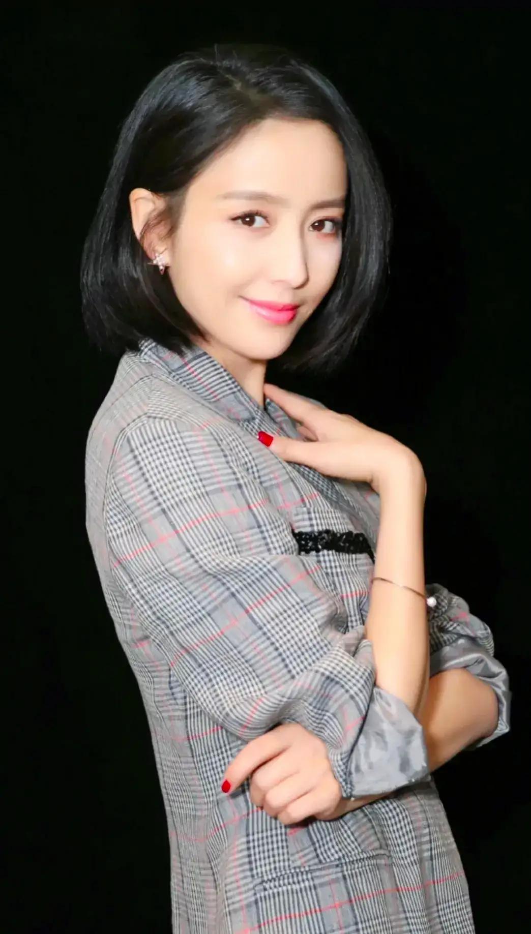 Actor Tong Liya's beautiful photos - iMedia