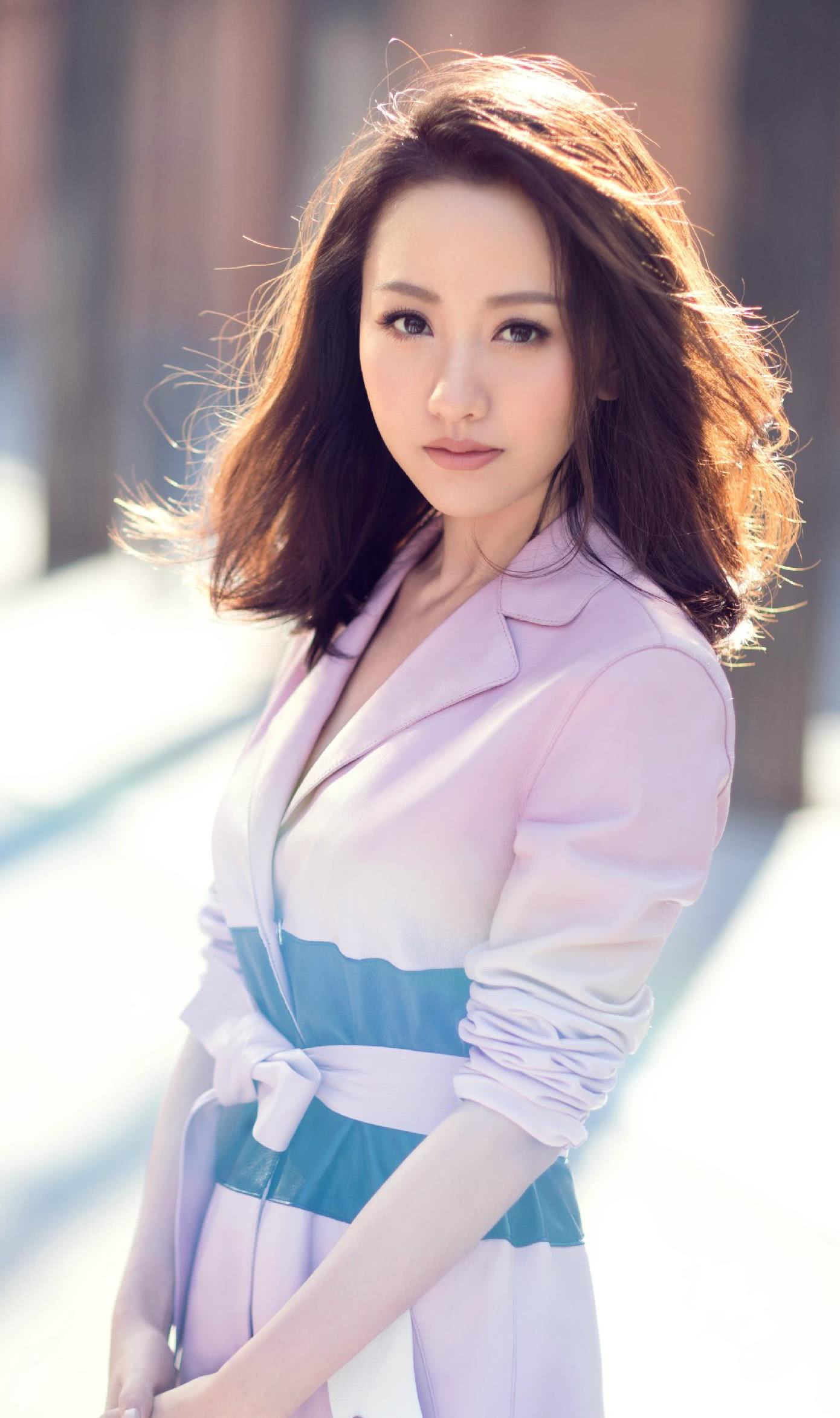 Yang Rong, beautiful portrait - iNEWS