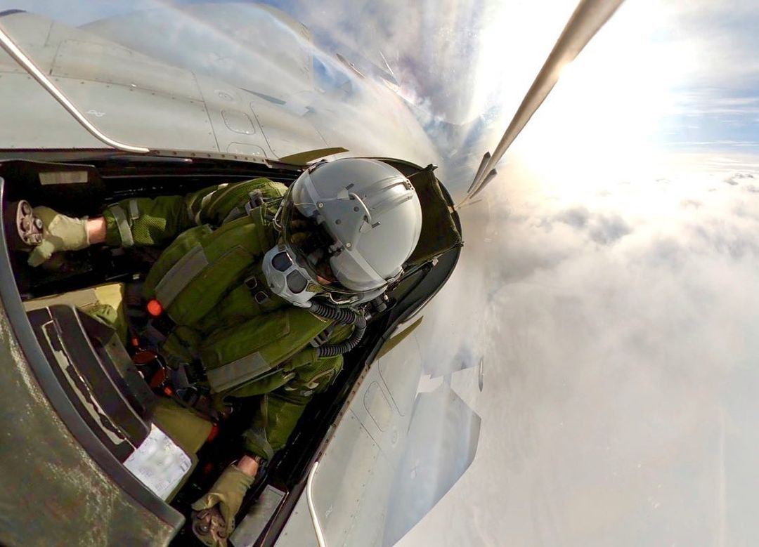 The F-16 sidestick operation leads the trend, and many countries are ...