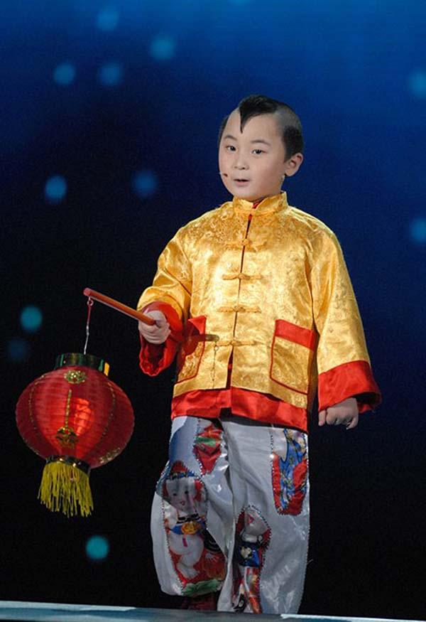 Who killed Deng Minghe when he died at the age of 8 on the Spring ...