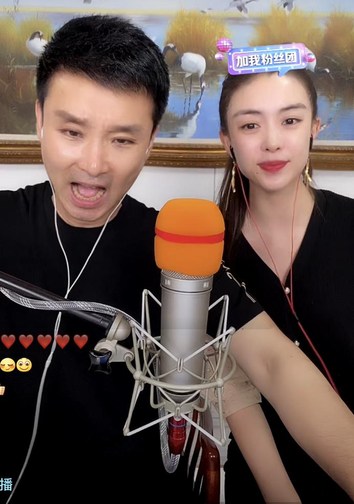 Liu Hegang accompanies his wife and daughter back to her parents' home ...