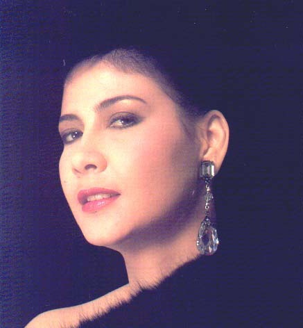 Hong Kong music scene's top ten female singers debut time and Fang Ling ...