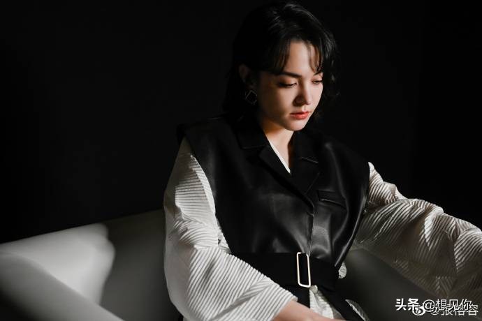 Casual and unique "Hermione"-Zhang Rongrong - iNEWS