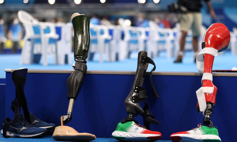 Inspirational picture of the Paralympic Games: Swimming pool armless ...