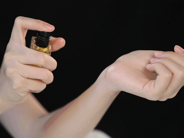 How to spray perfume?Spray on clothes or on skin?Master these little ...