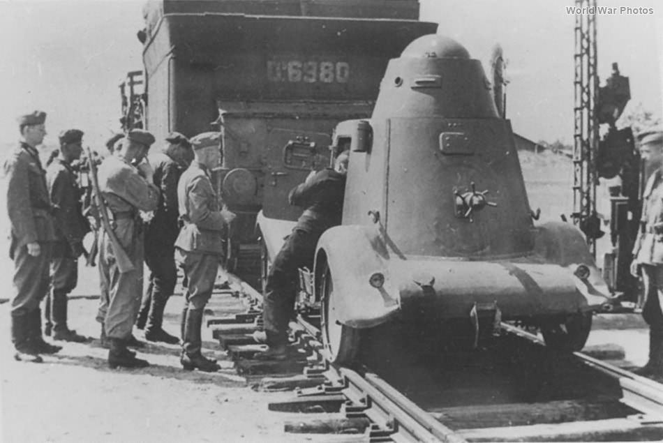 Chinese BA-20 armored vehicle - iNEWS