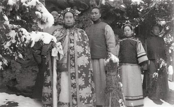 Li Ruidong was a top master in the late Qing Dynasty. He had two ...