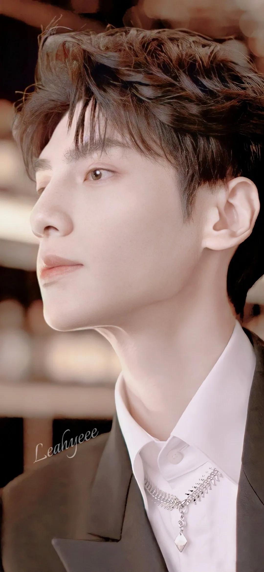 Star series wallpaper ~ Luo Yunxi - iNEWS