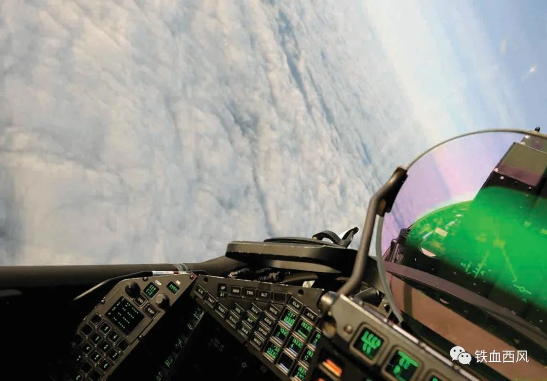 The cockpit of the "Typhoon" fighter - iNEWS