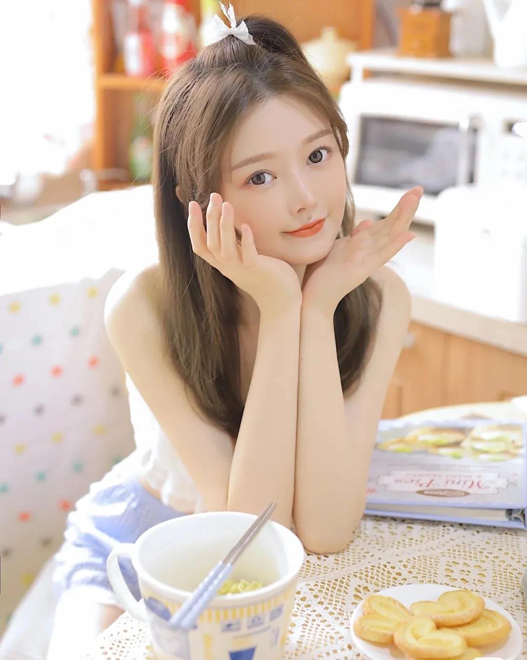 Girl Next Door Innocent Photo Inews