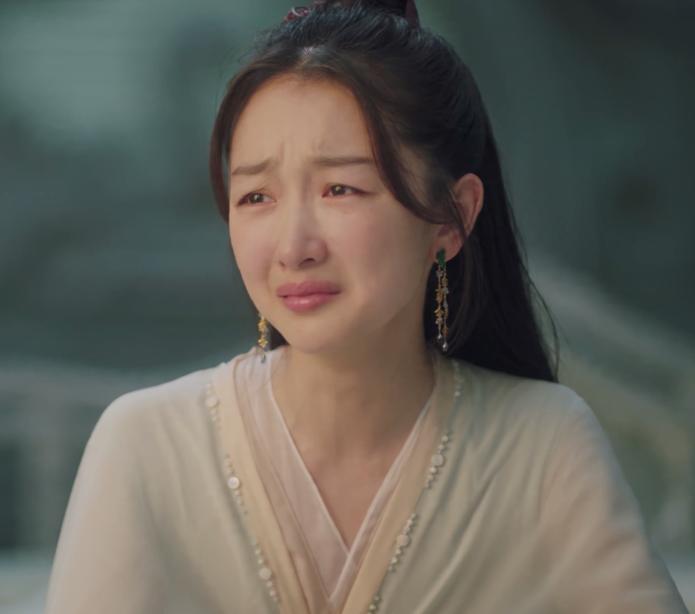 The screen is full of bad reviews, Dongyu Zhou's expressions are all ...