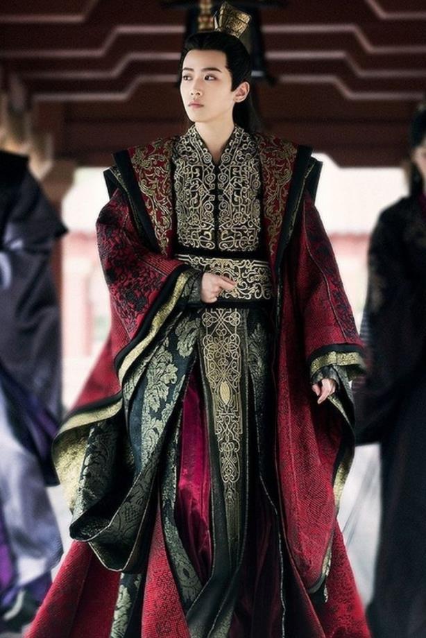 Ju Jingyi and Tang Yan are too perfunctory in dressing up in men's ...