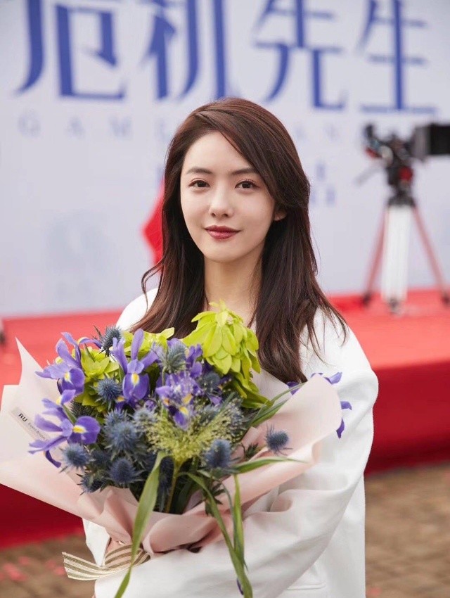 Congratulations!32-year-old Cai Wenjing and producer Liu Wenyang officially announced their love ...