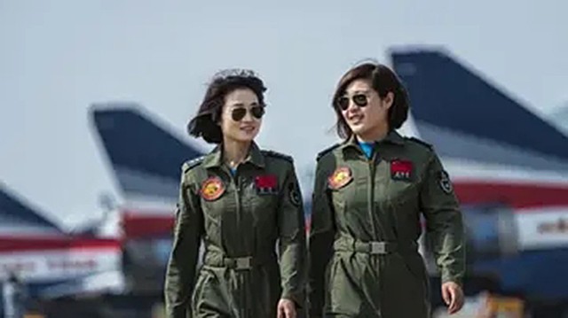 Yu Xu, a female PLA pilot who died 5 years ago, was seen off by 360,000 ...