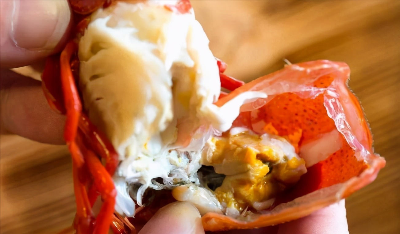Is the crayfish head "shit" or essence?Let's find out - iNEWS