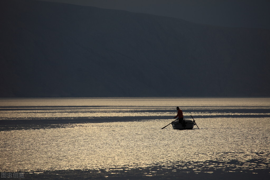 How can we break through ourselves?Zhuangzi said, "Whoever is heavy ...