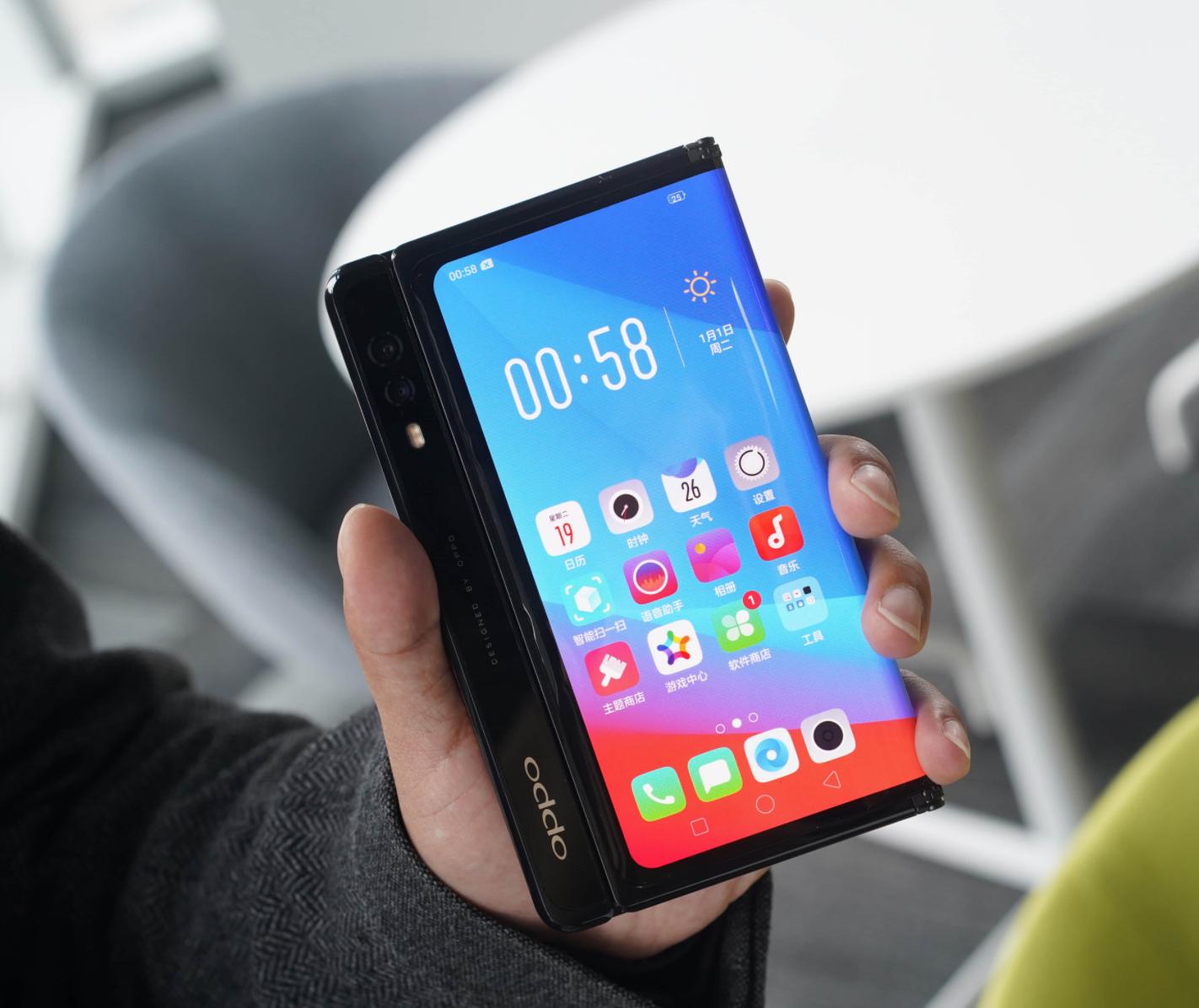 OPPO's new foldable phone broke the news!Scrolling screen or future ...
