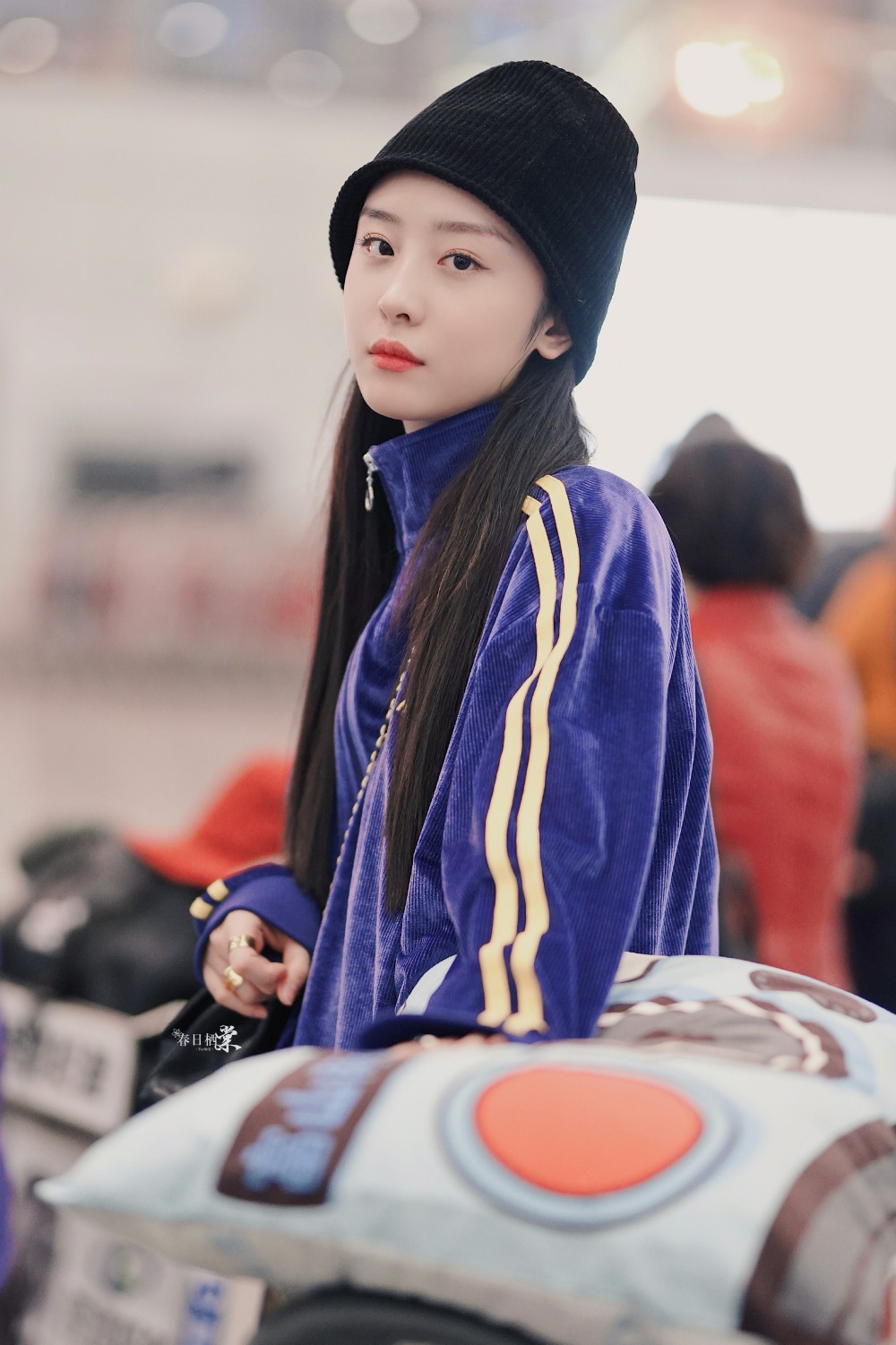 Zhao Xiaotang dresses up and does not lose her aura - iNEWS