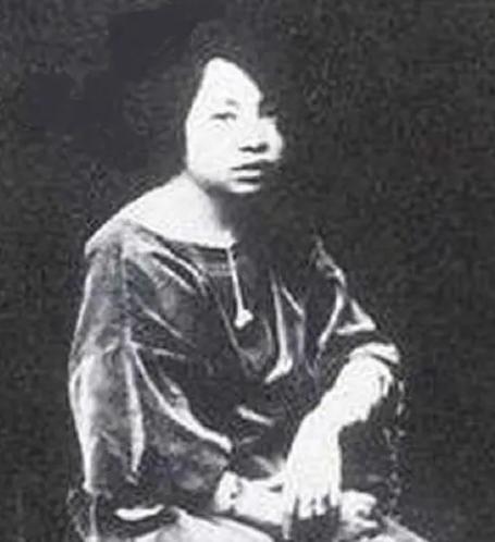 In 1965, Zhu Min was critically ill. Zhu De used privileges to save his ...