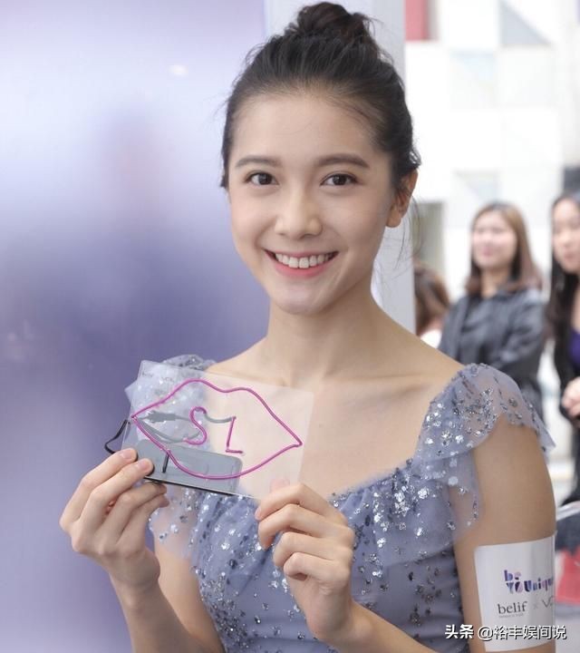 Li Zezhen officially entered the entertainment circle, the first female ...