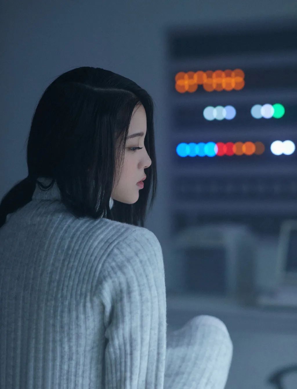 Can a flat face with a flat nose and small features become a beauty ...