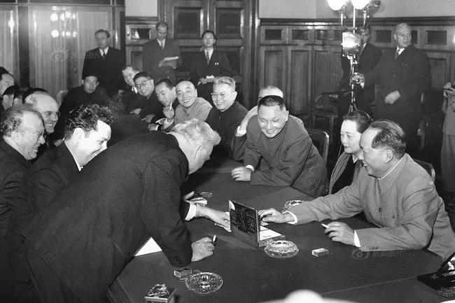 Deng Xiaoping who went abroad - iNEWS