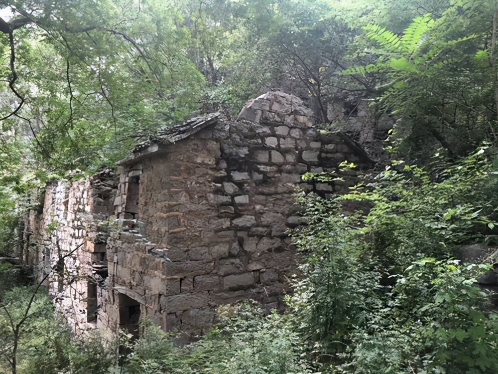 Fengmen Village at the foot of the Taihang Mountains is empty, and is ...