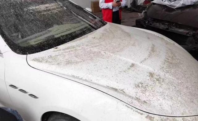 The guy spent 200,000 to buy a Maserati Geberit. It was soaked in rain ...