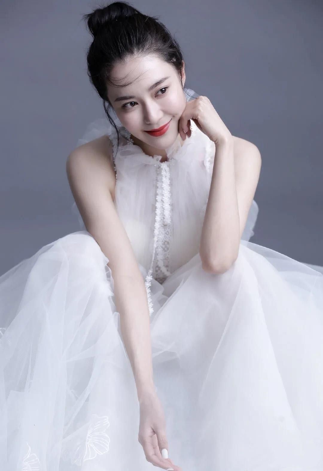 Hu Ran, let you re-acquaint you with a different "Jing girl" - iNEWS