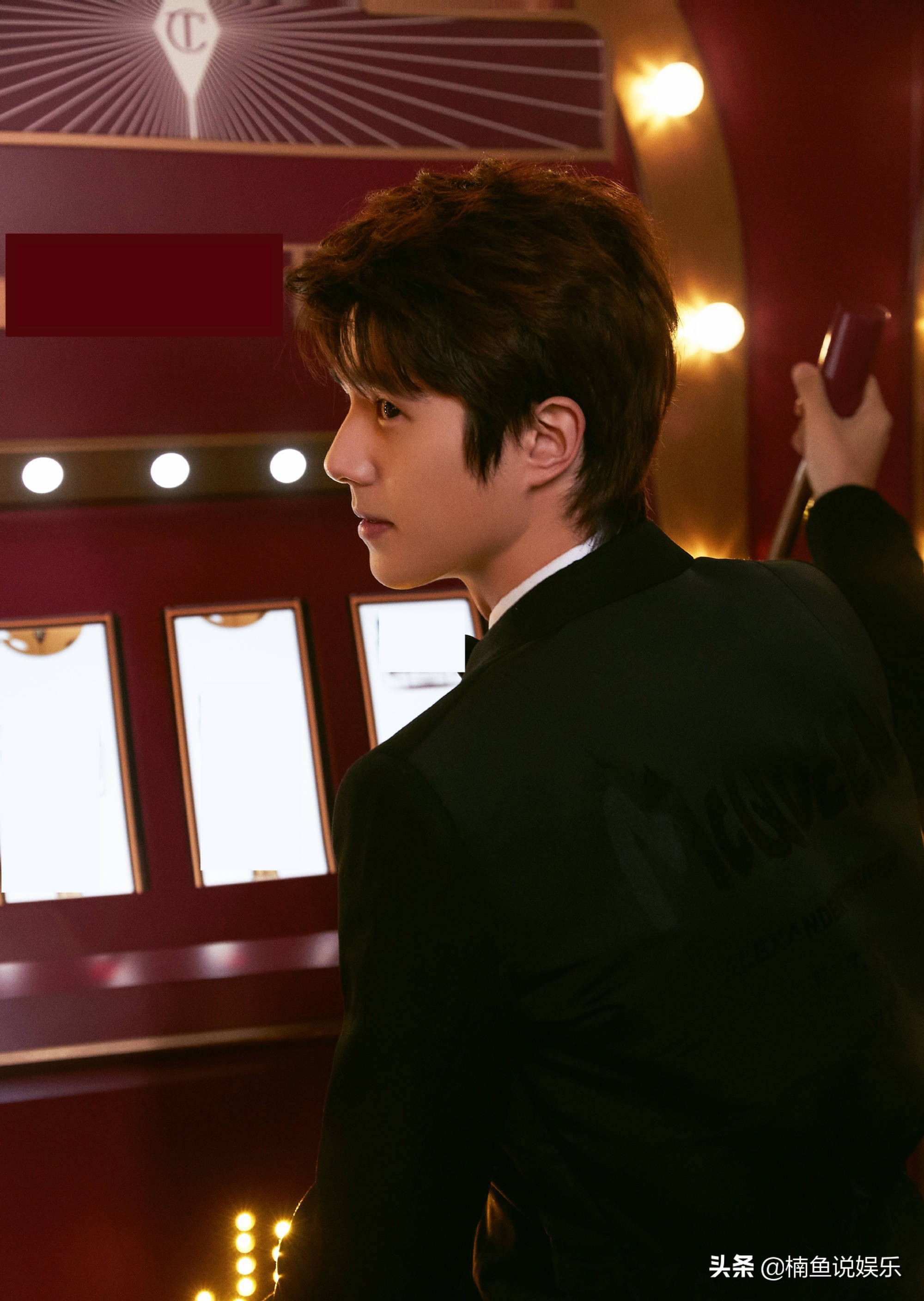 Liu Haoran's suit looks so handsome!He wears glasses to show his noble ...