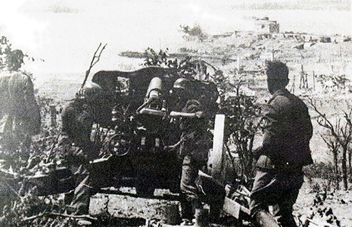 150mm s.FH18 howitzer of German artillery in World War II - iNEWS