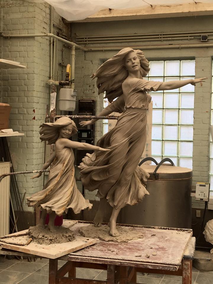 Amazing realistic sculpture by female artist LUO LI RONG - iNEWS