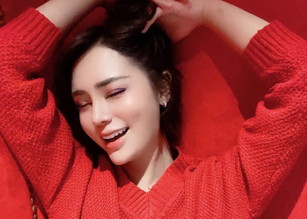 The black fan took the rhythm and insulted the master Simba. When the ...