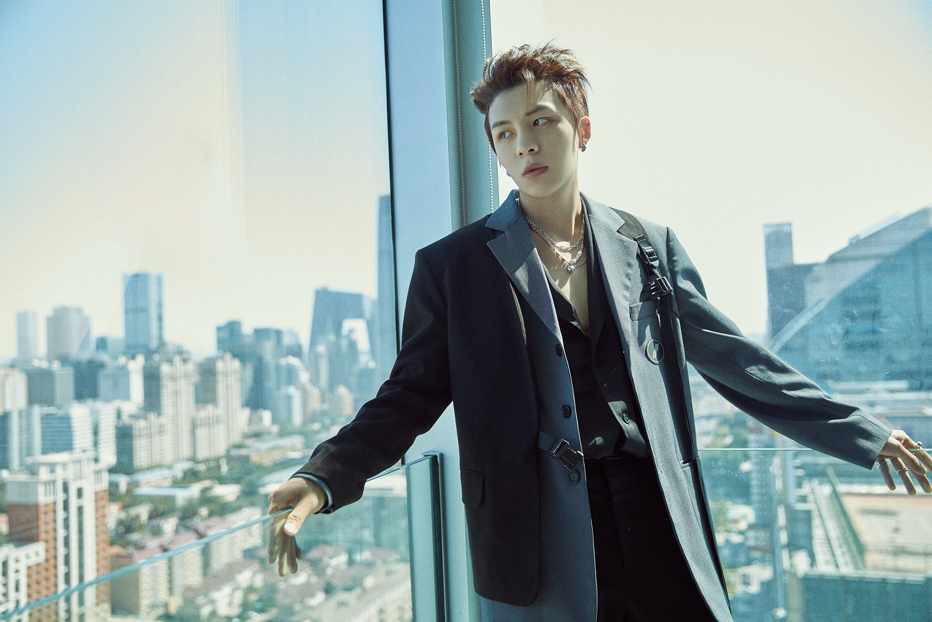 Yu Yanlong appeared in Gentle Monster event splicing suit gentleman ...