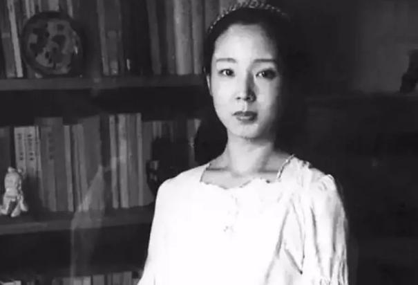 Genius Yan Geling: 63 years old, she lived what a woman wanted - iNEWS